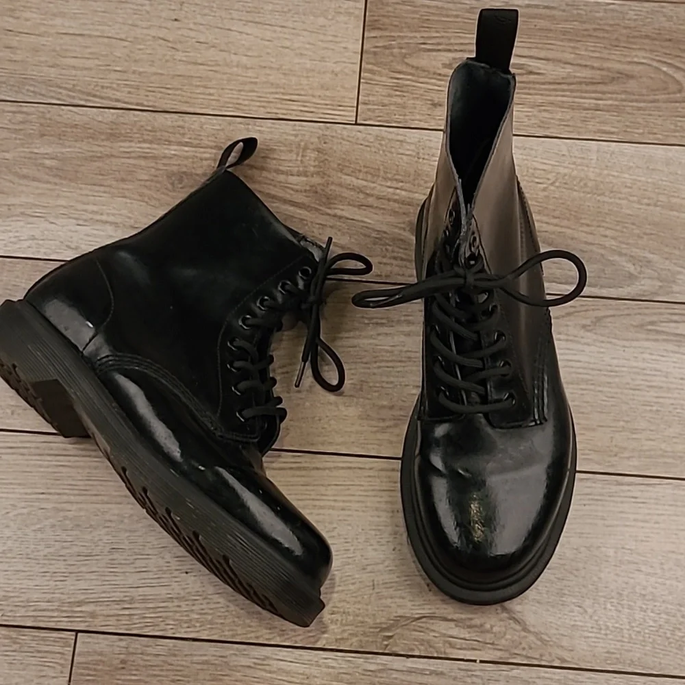 Dr. Martens | Shoes | Dr Martens Pascal Black Patent Leather Sz 7 L ...